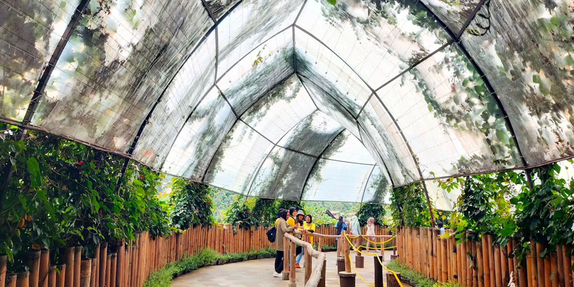 Dusun Semilir Eco Park - Kayu Arum Resort